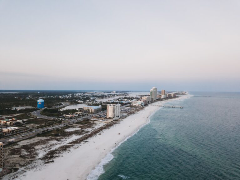 10 Best Alabama Beaches and Places to Stay - Cha Ching Queen