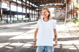 24 Habits That May Make People Appear Low-Class (Without Even Knowing ...