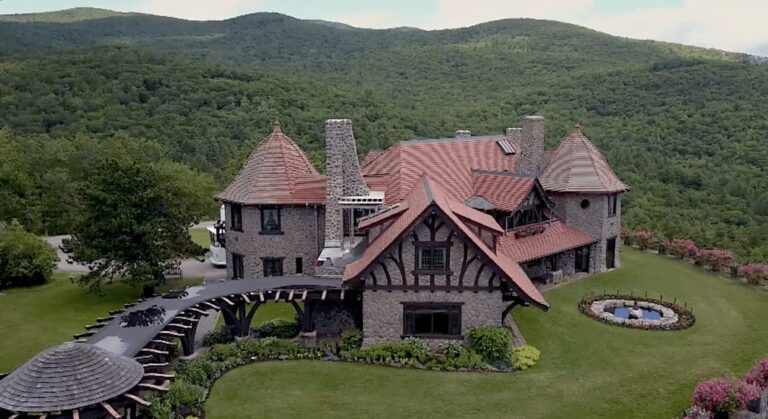 17 Stunning Castles in the U.S. You Can Actually Visit (and Even Stay ...