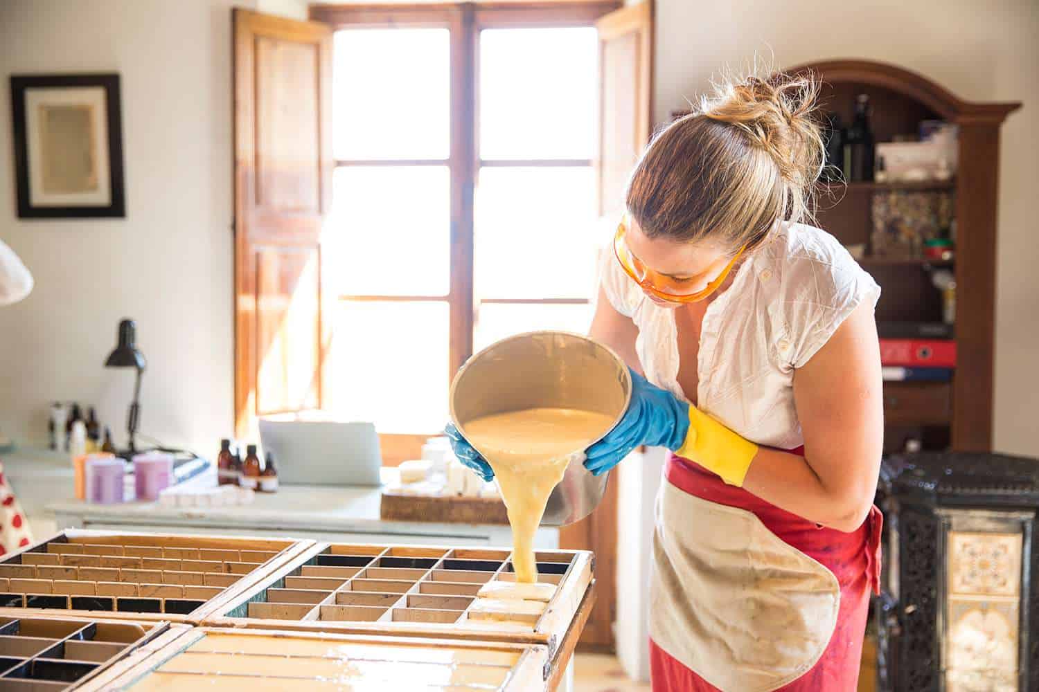 Crafts to Sell: 25 Profitable Ideas for a Side Business - Cha Ching Queen
